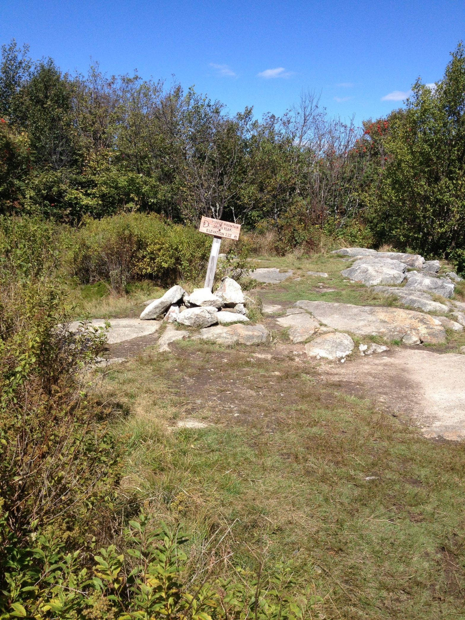 moose-mountain-on-the-at-was-busy-today-average-hiker
